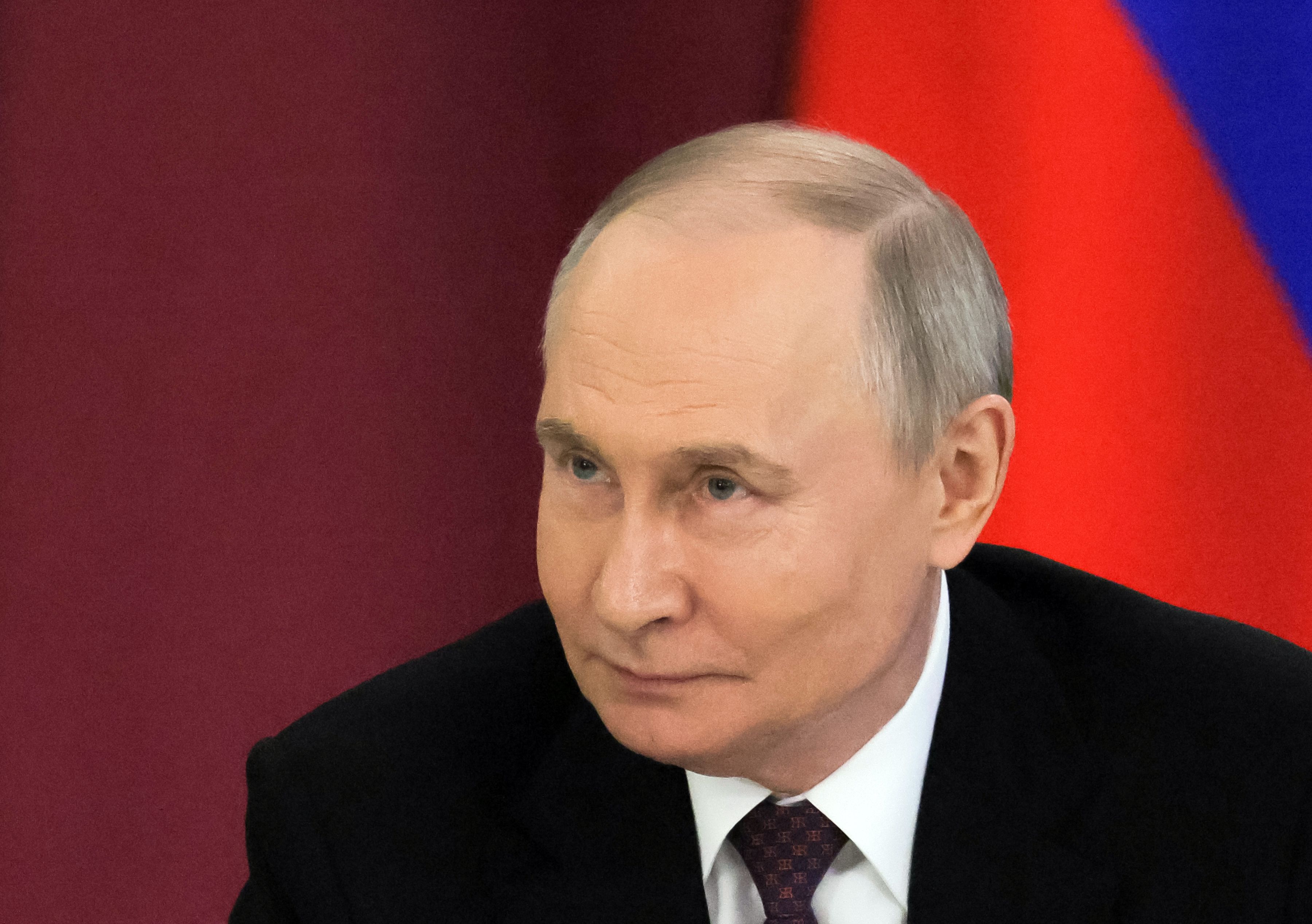 Putin declares Easter truce, quickly breaks it, Ukraine says