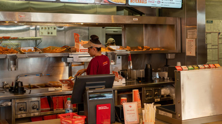 Here's What Makes Popeyes Chicken Taste So Good