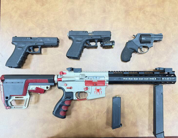 Hartford police arrest 2 suspects found in stolen vehicle with firearms