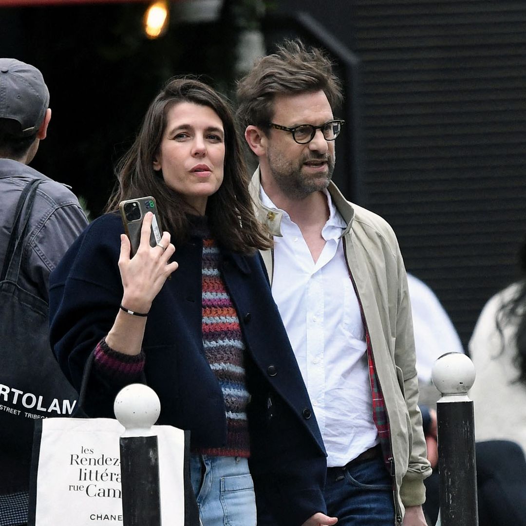 Carlota Casiraghi y Nicolas Mathieu, romántico paseo por París al cumplir un año de relación
