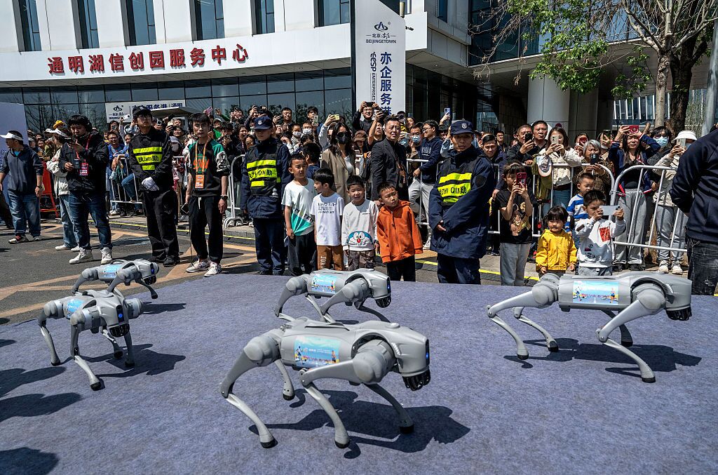 China’s First Robot Marathon Runners Trip, Emit Smoke, Fall Apart