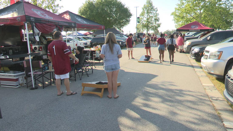 Tailgaters show out for Gamecocks’ Garnet and Black Spring Football game