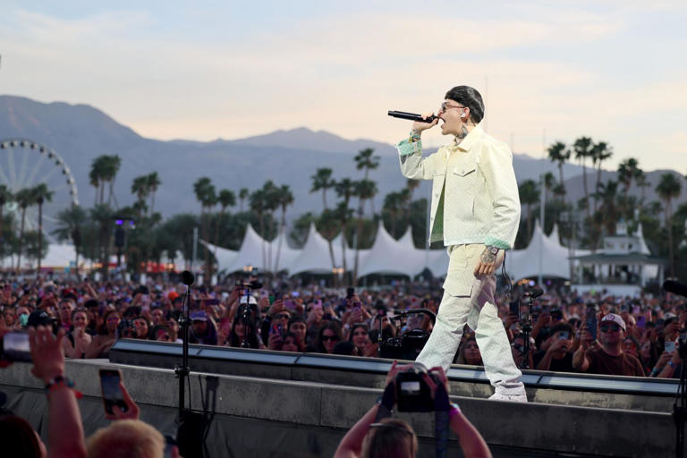 Junior H's Coachella set proved he can be a 'sad boy' and a trap ...