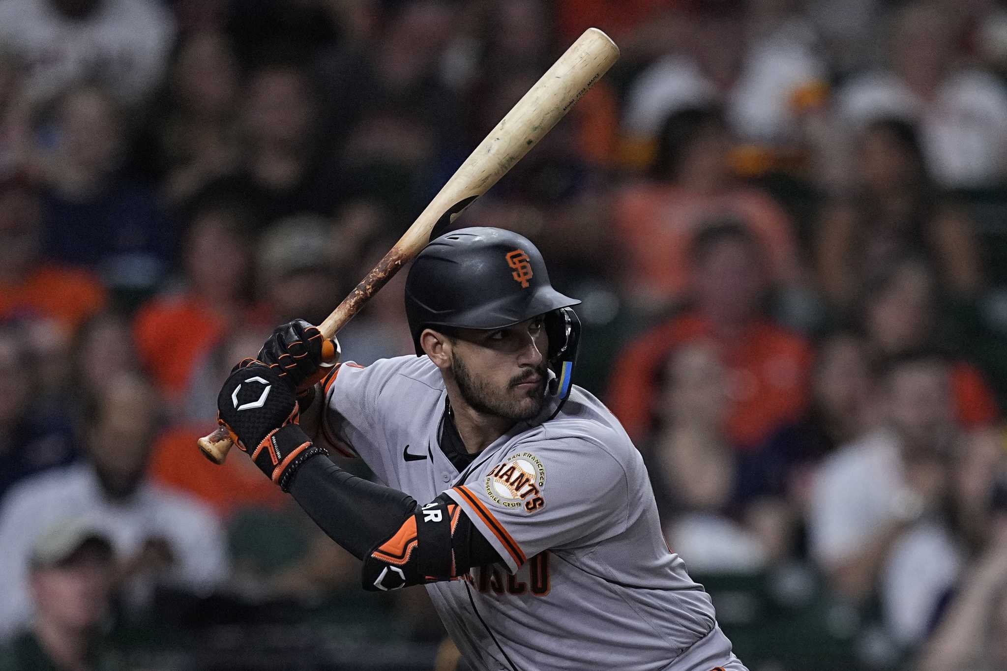 Giants bring back David Villar for injured Casey Schmitt in first in ...