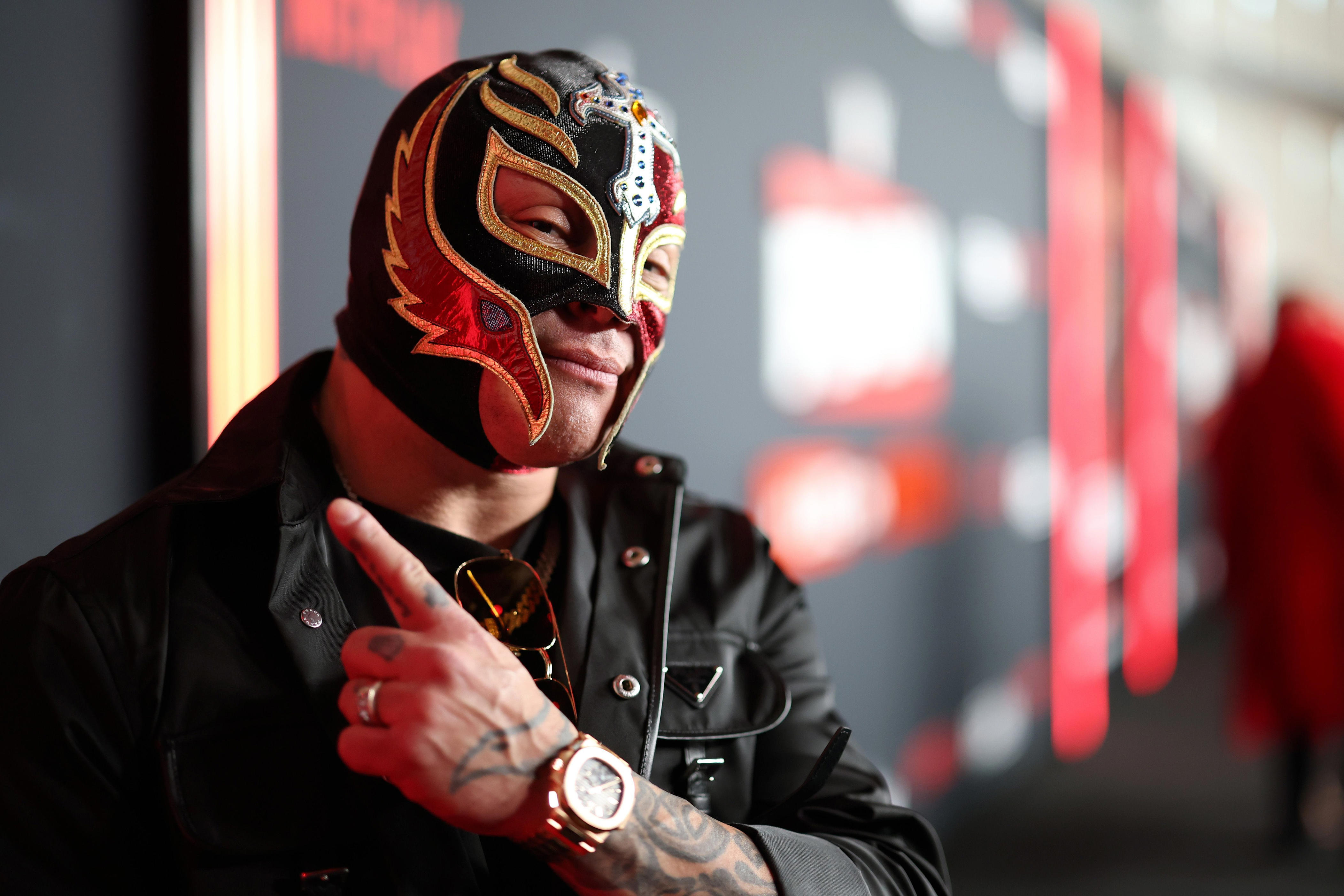 Rey Mysterio out of WrestleMania 41 due to injury; Rey Fenix to face El ...
