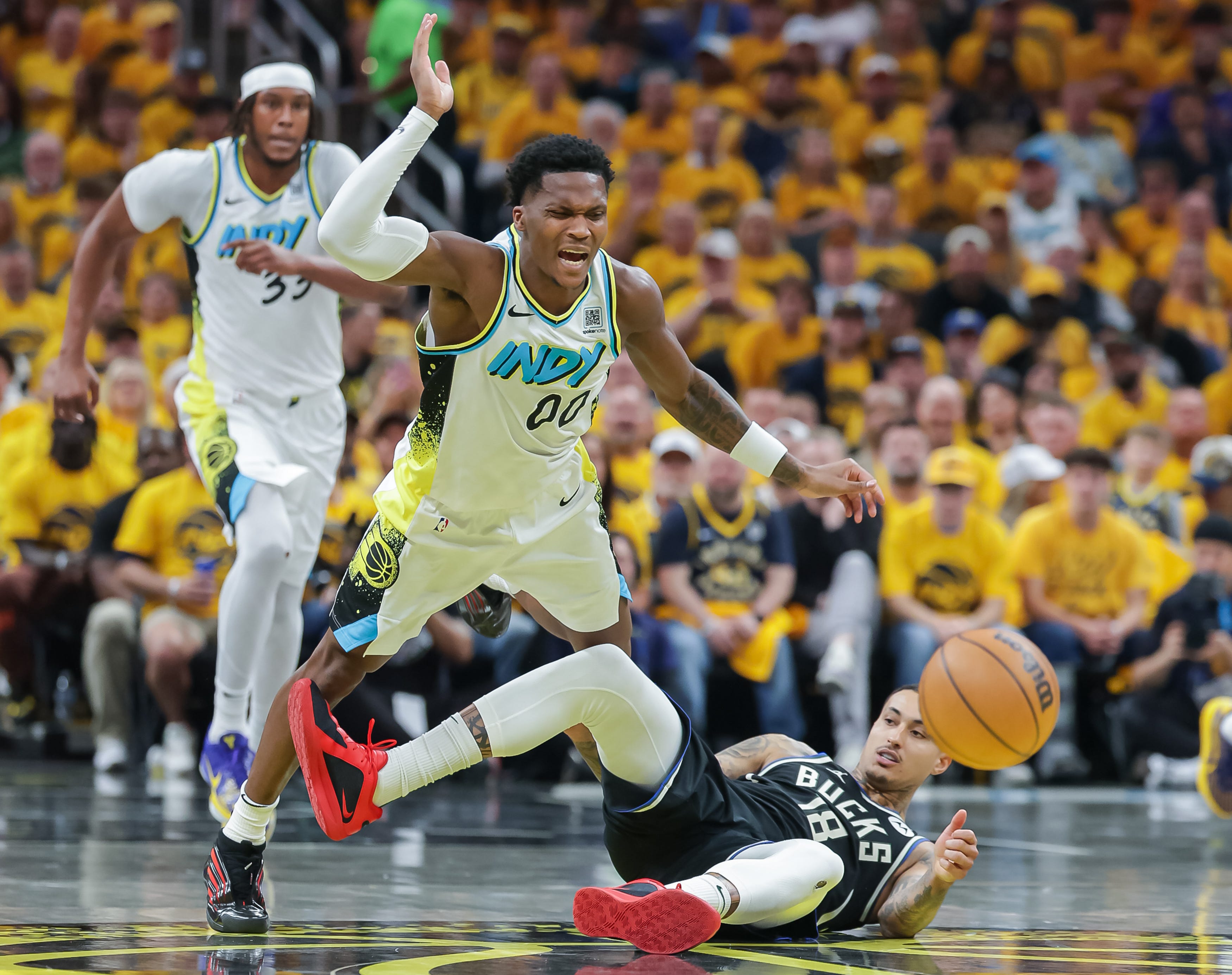 Kyle Kuzma has historically bad playoff game in Bucks blowout loss to ...