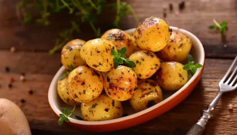 Pommes de terre grenaille rôties aux herbes