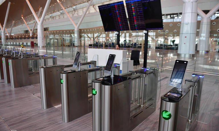 Vietnam pilots biometric boarding at Tan Son Nhat Airport's new terminal