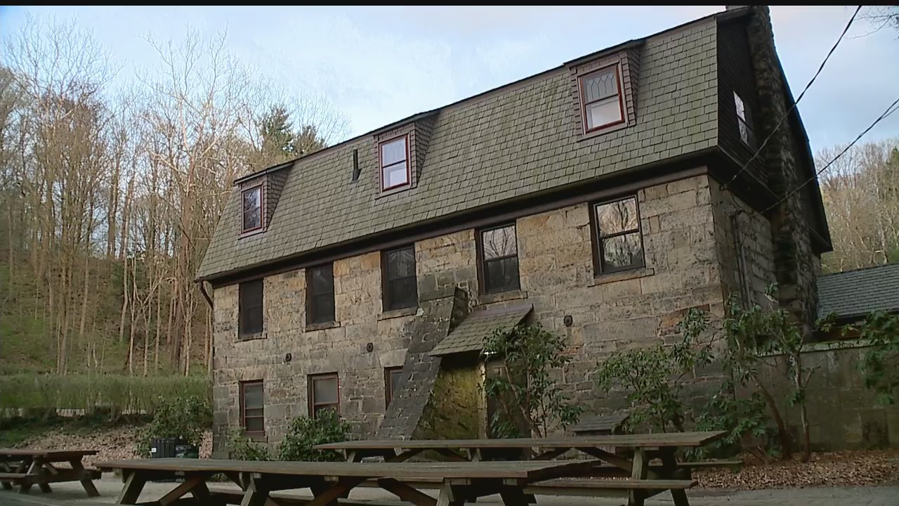 Ghost hunters explore Mill Creek Park's Pioneer Pavilion after hours