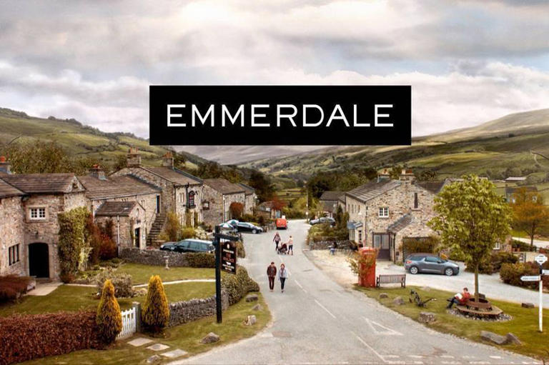 Emmerdale exit 'sealed' for icon after 19 years as fans 'point out ...