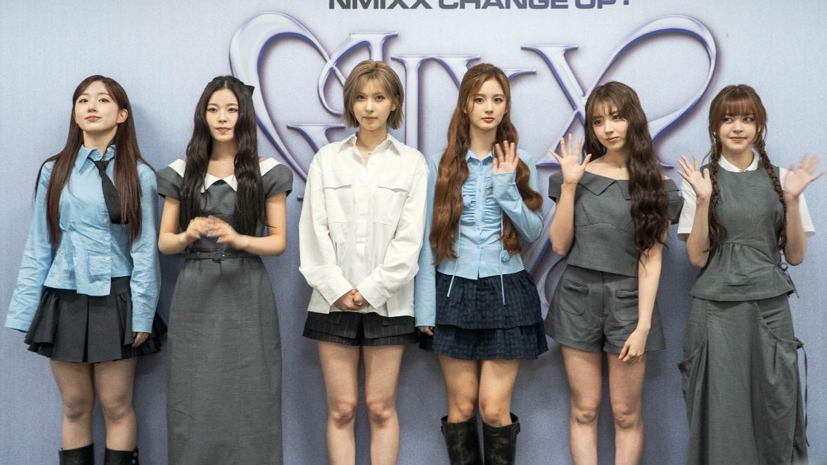 直擊／NMIXX苦練〈戀愛ING〉寵粉！ 自信擠進「灶咖大賽」前三名