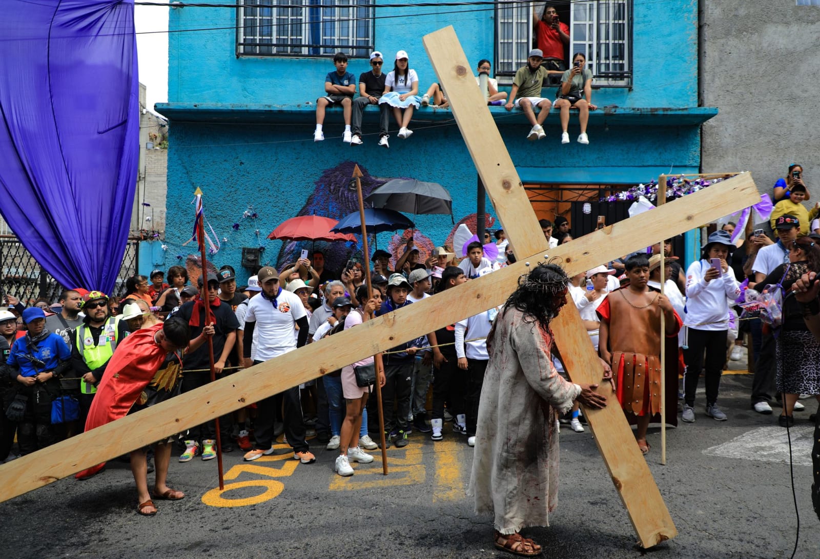 Millions attend passion plays in Mexico City