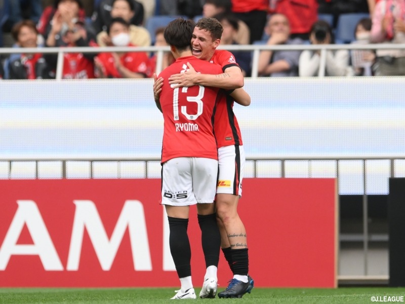 浦和が今季初の3連勝で一気に暫定4位浮上!! 電撃監督交代の横浜FMは守備陣にミス多発、最下位転落でACLE最終決戦へ