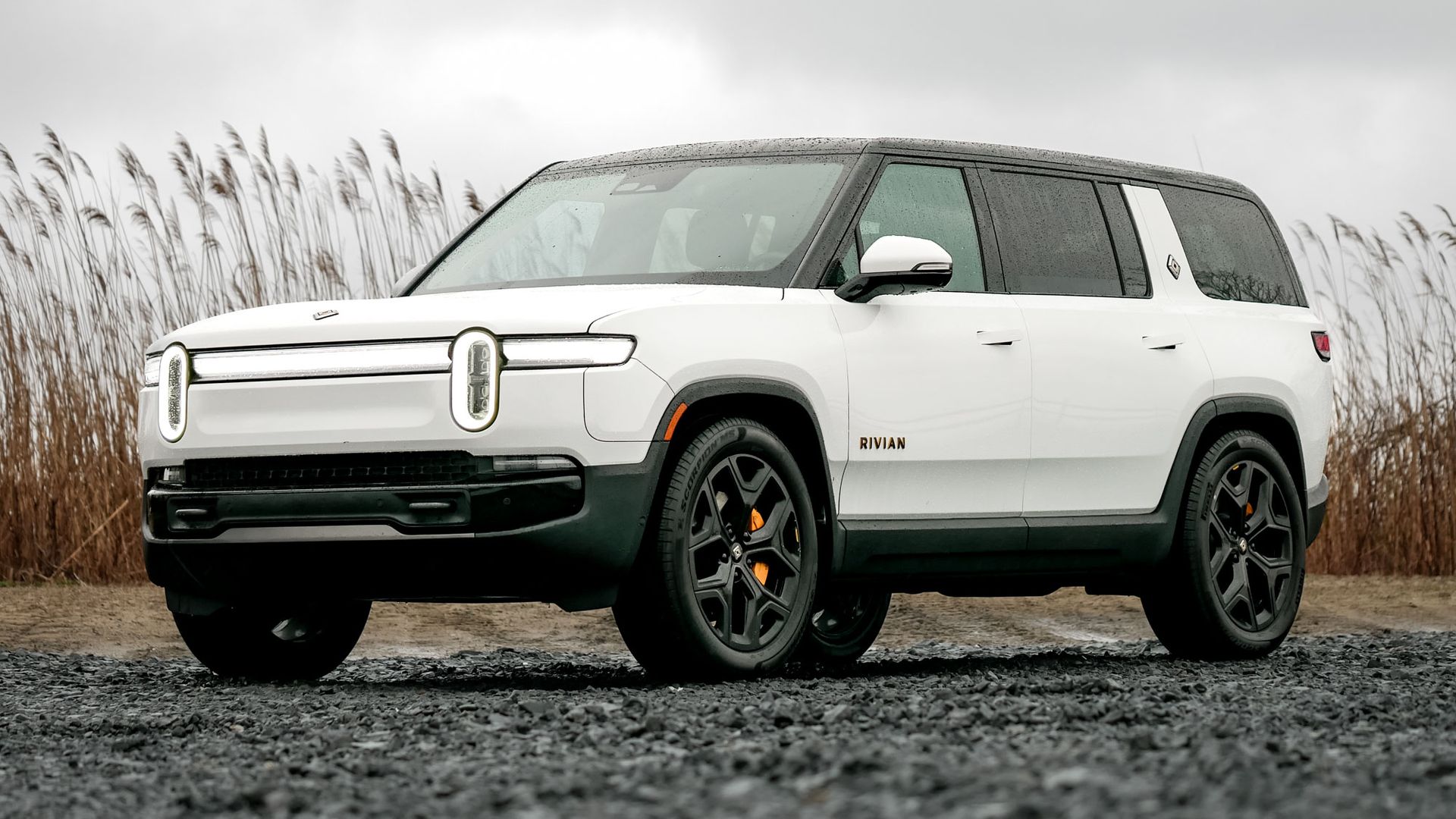 I drove the 2025 Rivian R1S for a week — here's my pros and cons