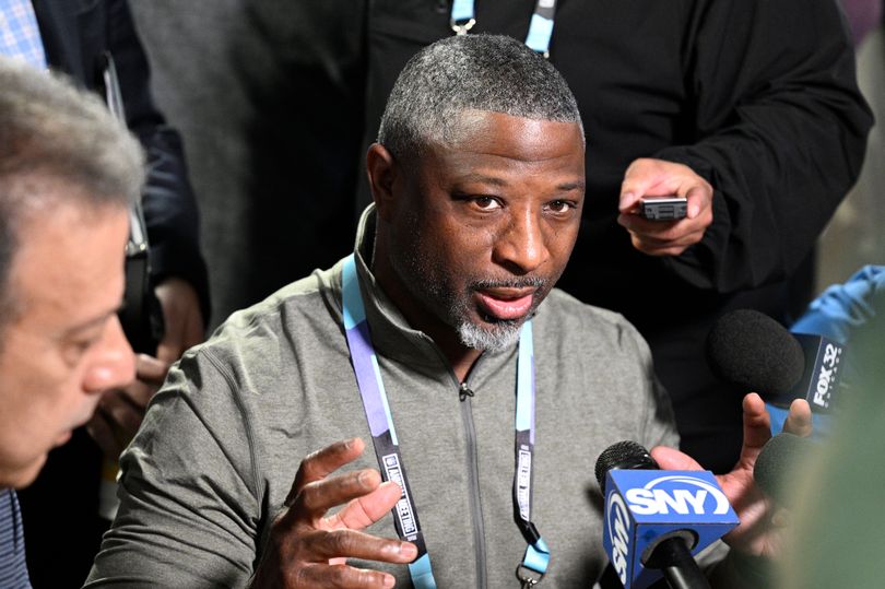 Aaron Rodgers meeting sees doubt cast over Aaron Glenn's Jets future ...