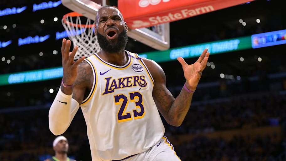 LeBron James' Big Block Went Viral In Timberwolves-Lakers Game