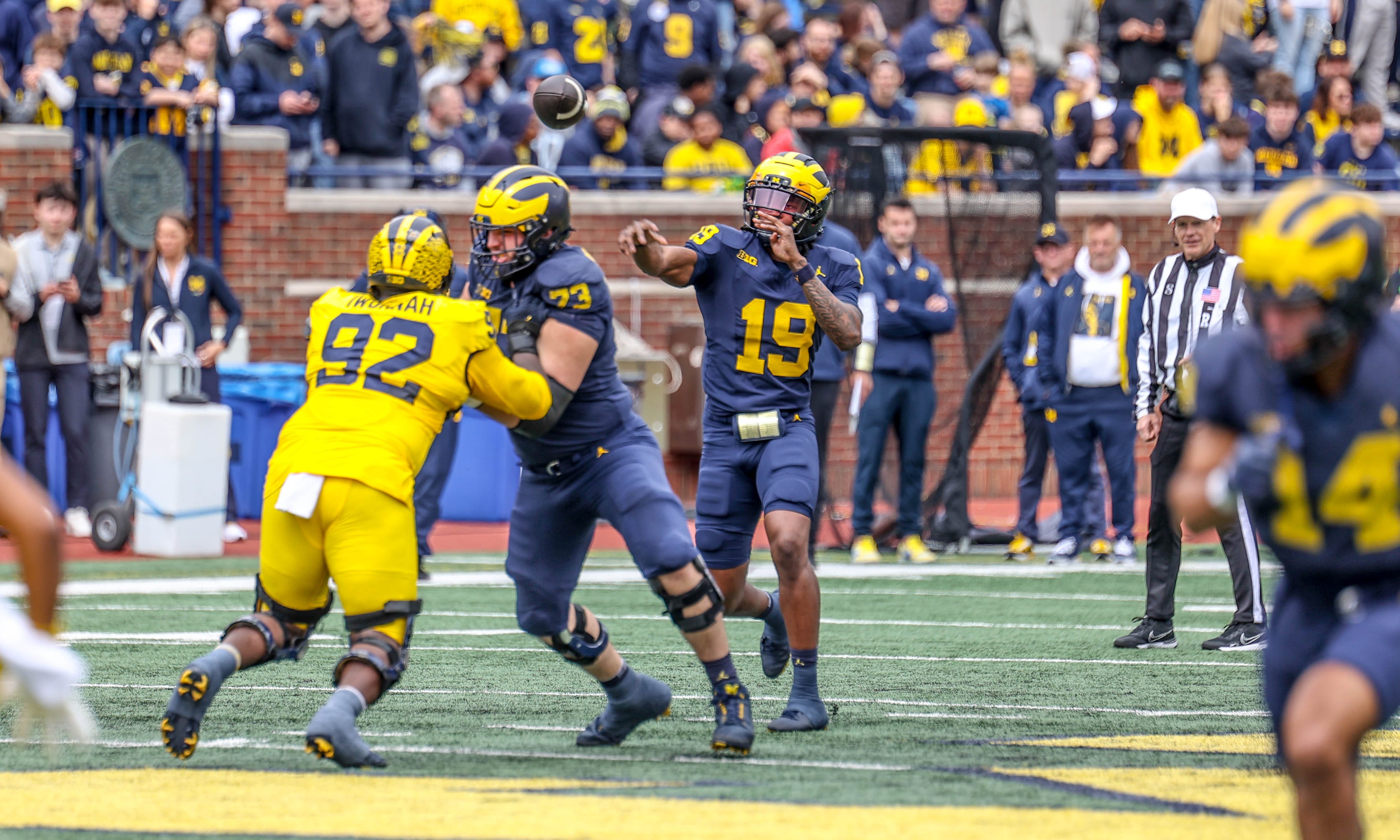 Bryce Underwood shows strong leadership at Michigan as a top quarterback