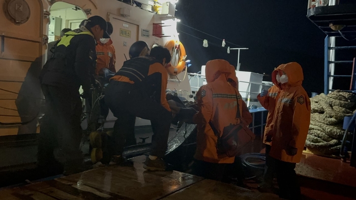 “독이 있는데 왜?”…여수 섬에서 60대 관광객 3명 복어 먹고 중독, 긴급 이송