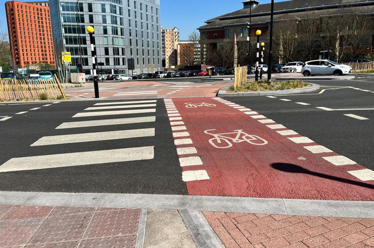 West Bar Roundabout 'so far so good' as revolutionary 'Dutch' design ...