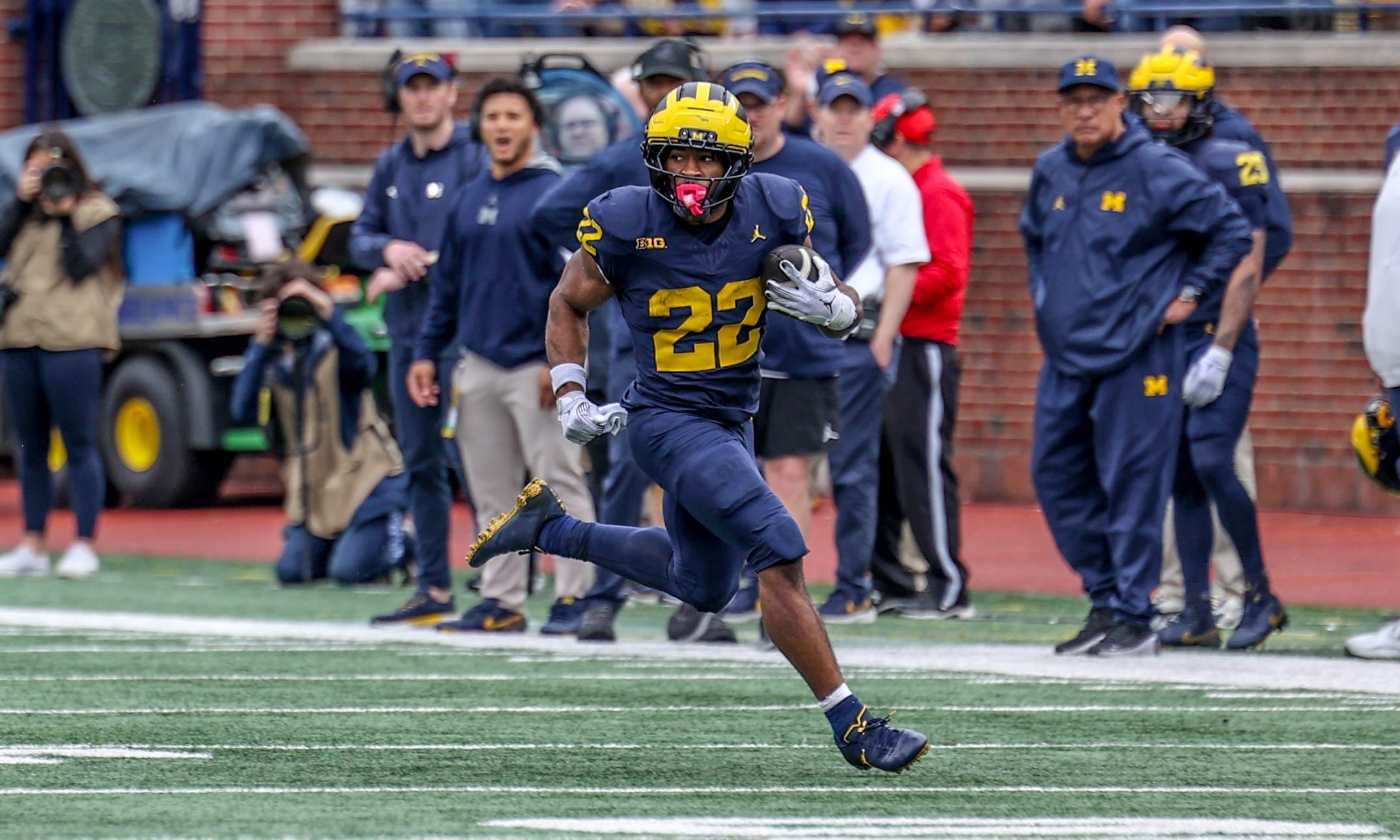 Final Michigan football depth chart projection in advance of the 2025 ...