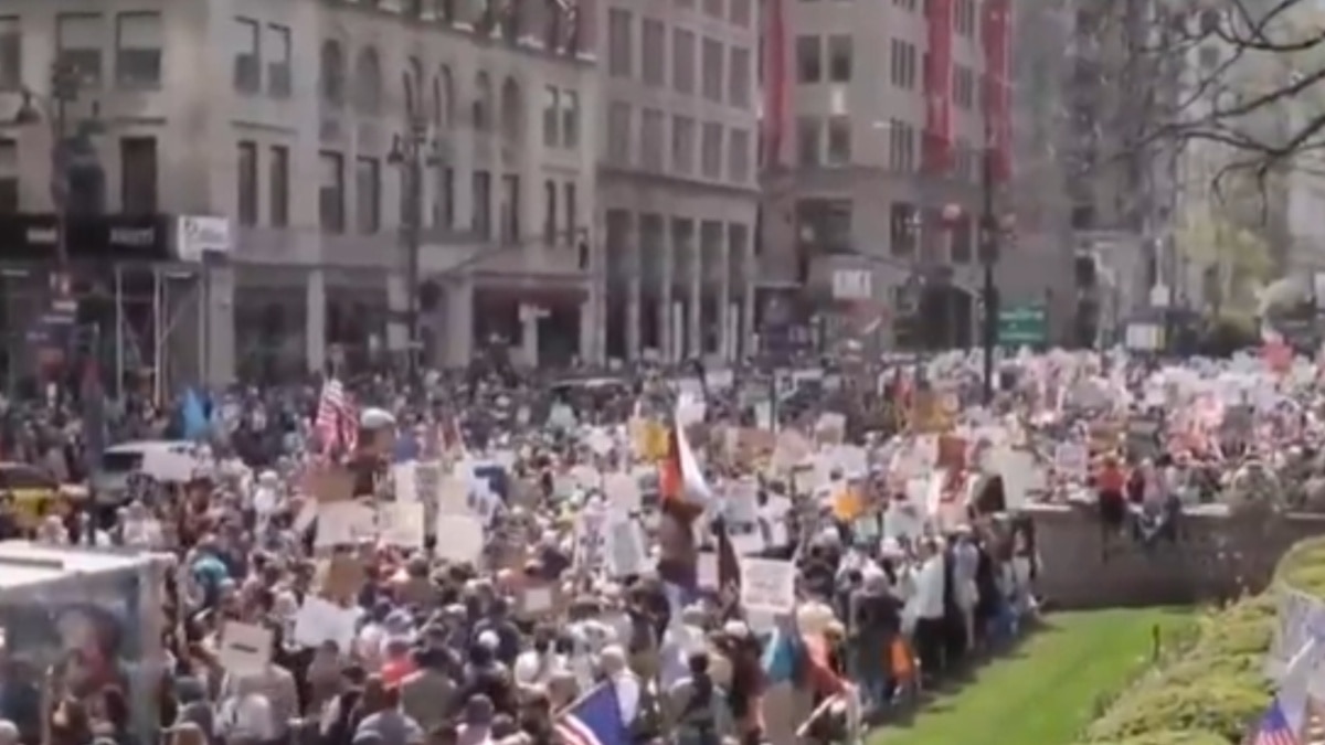 Thousands Gather For Second Round Of Anti-Trump Protests In US, 400 ...