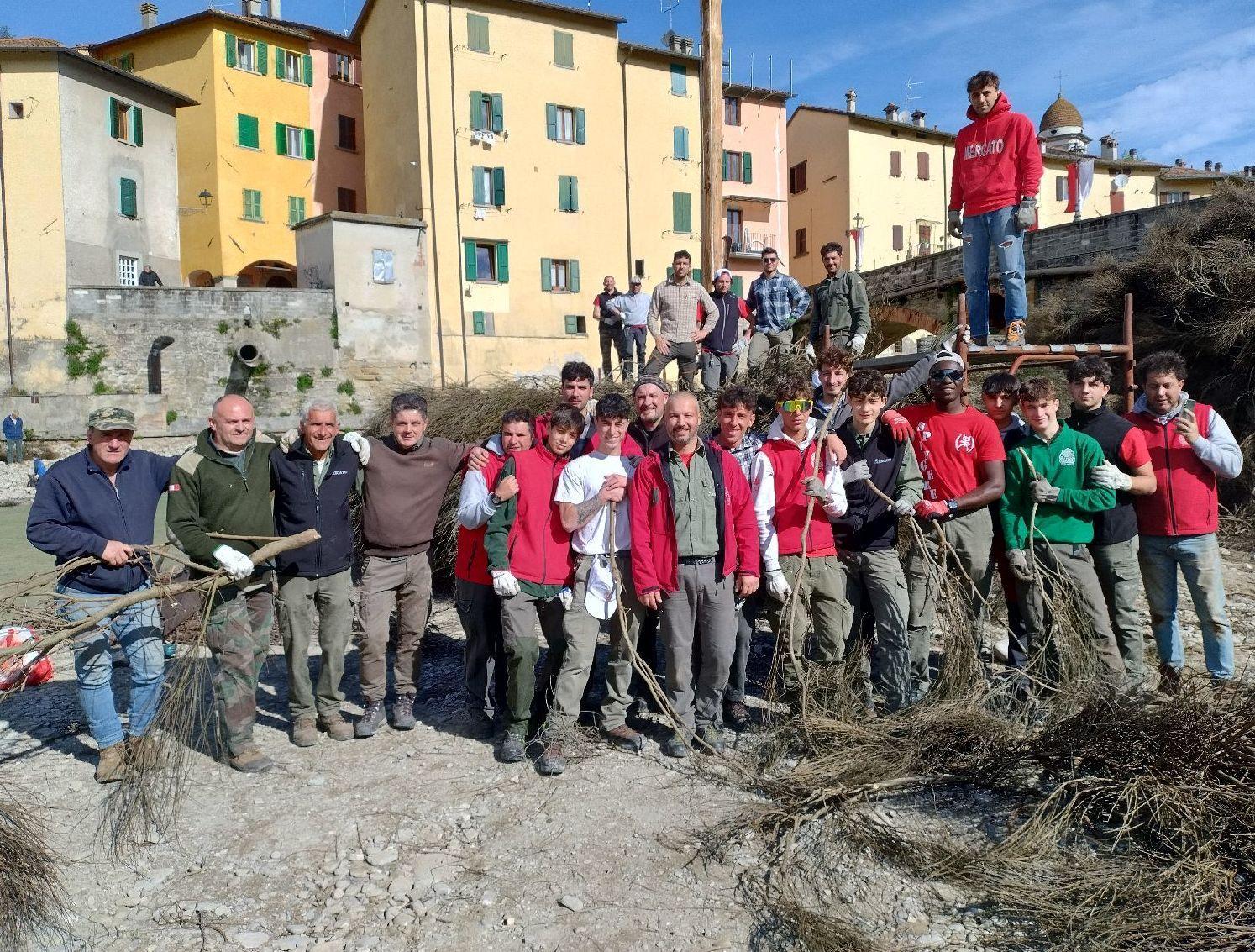 Festa del Falò, è il momento dei pagliai