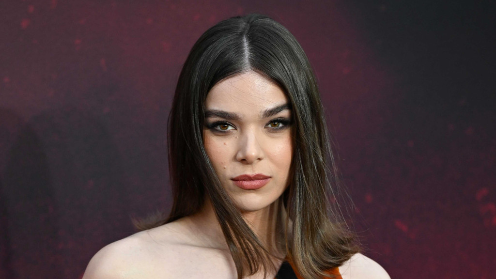 Hailee Steinfeld revient sur sa décision « difficile » d'arrêter la musique