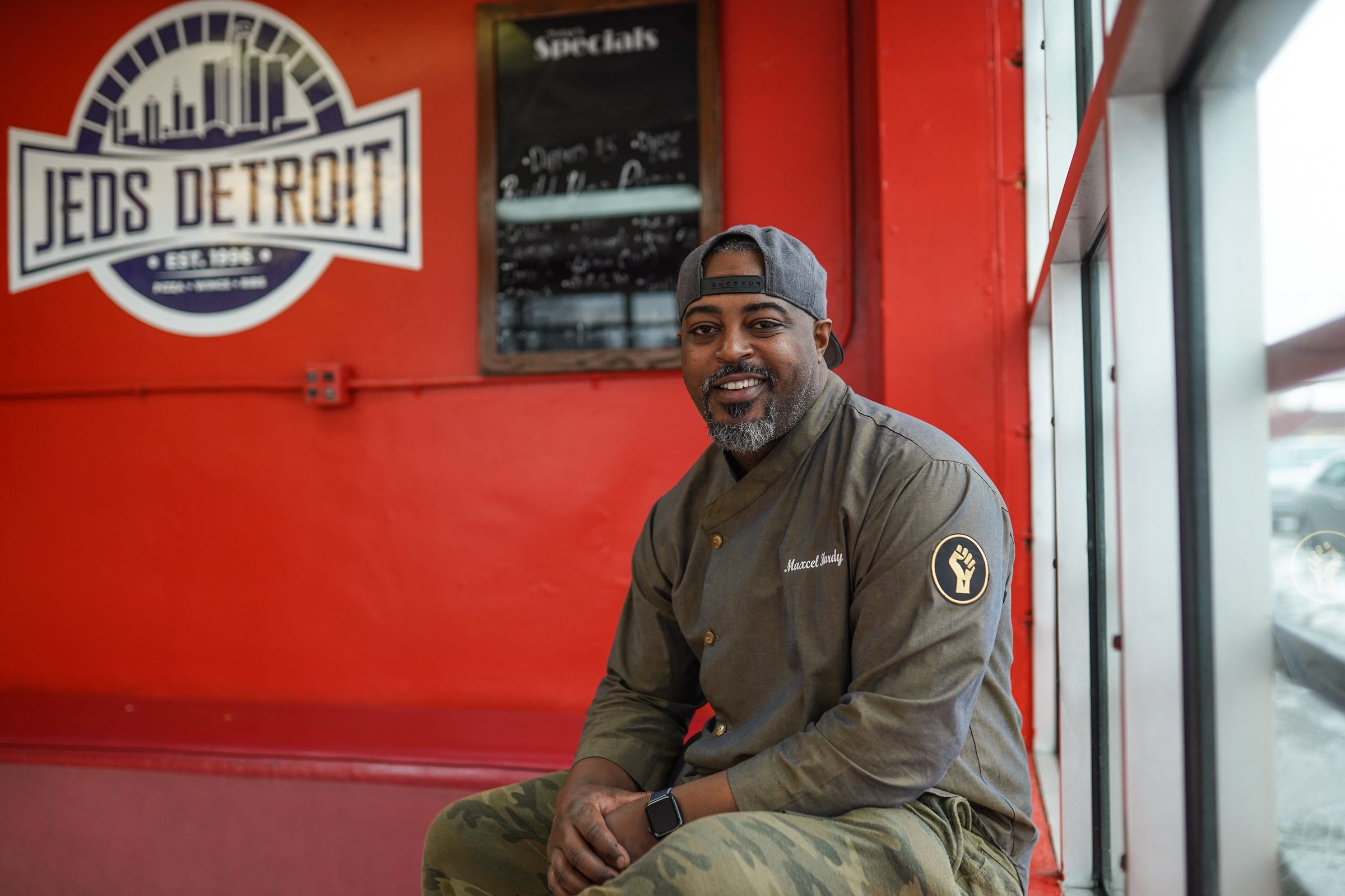 Scholarship to honor late Detroit chef Max Hardy