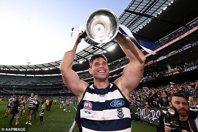 Can you spot the hilarious detail as footy great Tom Hawkins returns to ...