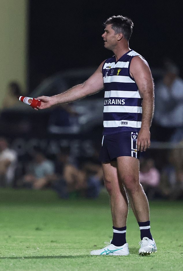 Can you spot the hilarious detail as footy great Tom Hawkins returns to ...