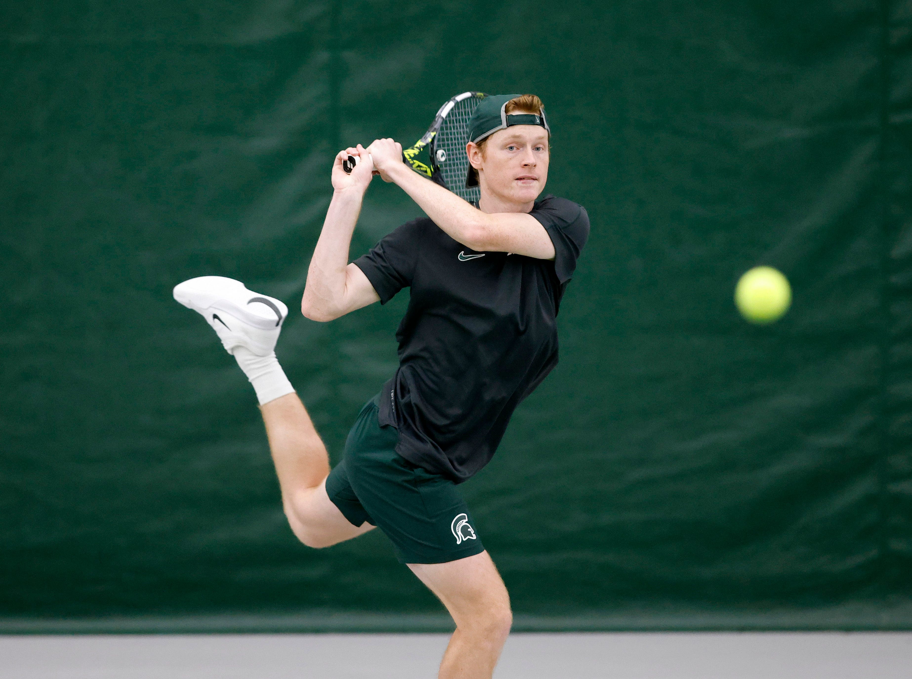 Michigan State men's tennis tops Michigan for first time since 2002-03