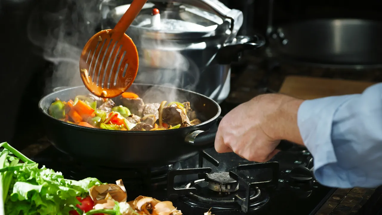 เปิดวิธีปรุงลดโซเดียมอย่างไรไม่ให้เสียรสชาติความอร่อยและดีต่อสุขภาพ