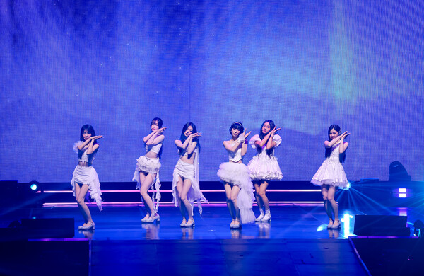 [현장] 오마이걸, 10주년 단콘 성료... "팬들 덕에 이룬 순간, 영원히 간직"