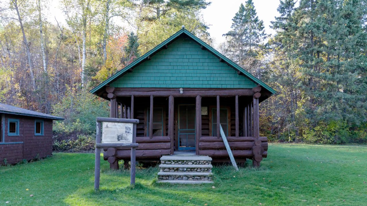 10 Timberland Estates in Minnesota that Faded into Forest Lore