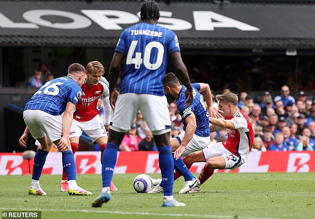 Ipswich 0-4 Arsenal: Leandro Trossard scores brace as the Gunners cruise to victory against 10 ...