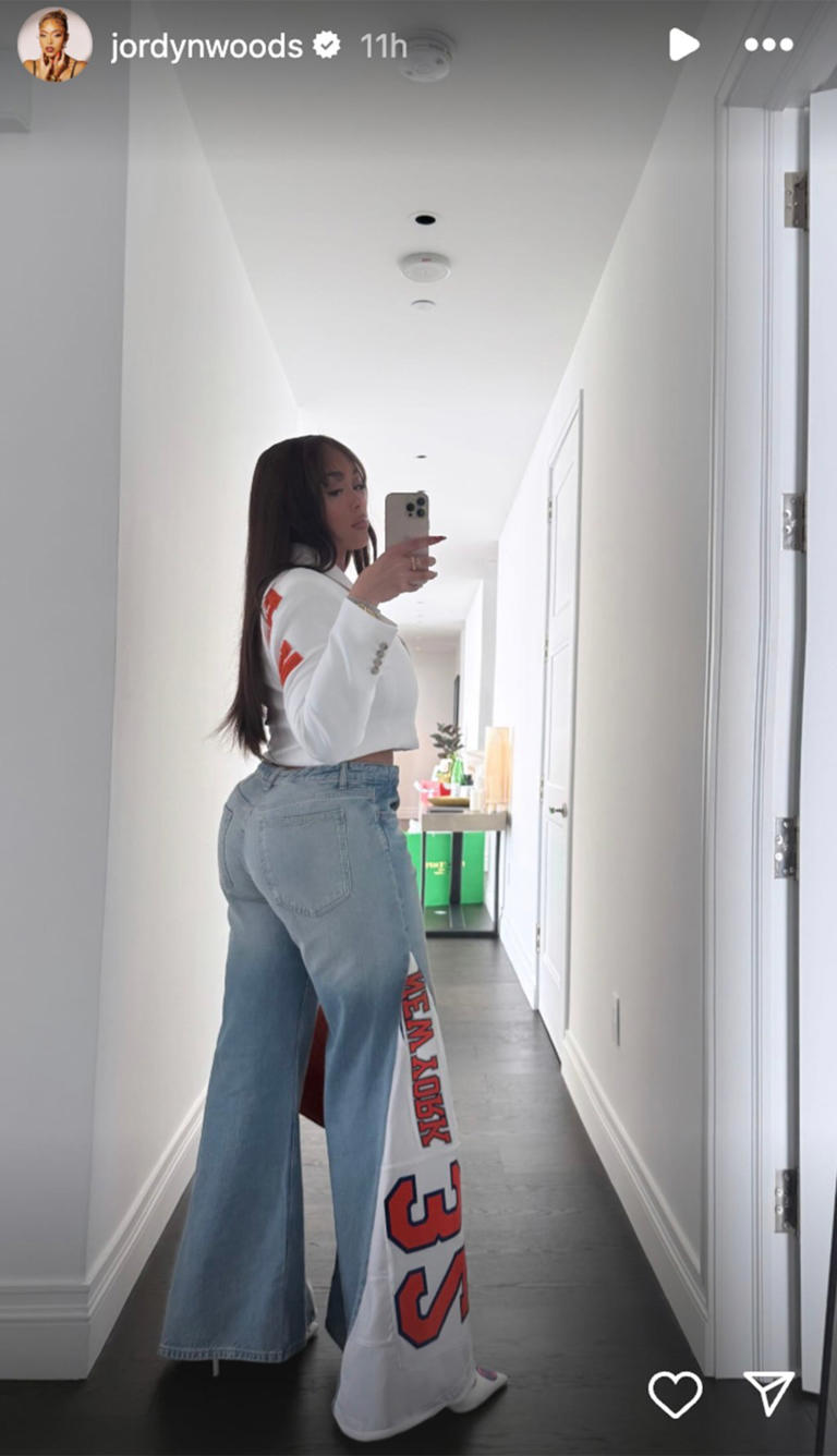 Karl-Anthony Towns’ girlfriend, Jordyn Woods, stuns in custom Knicks ...