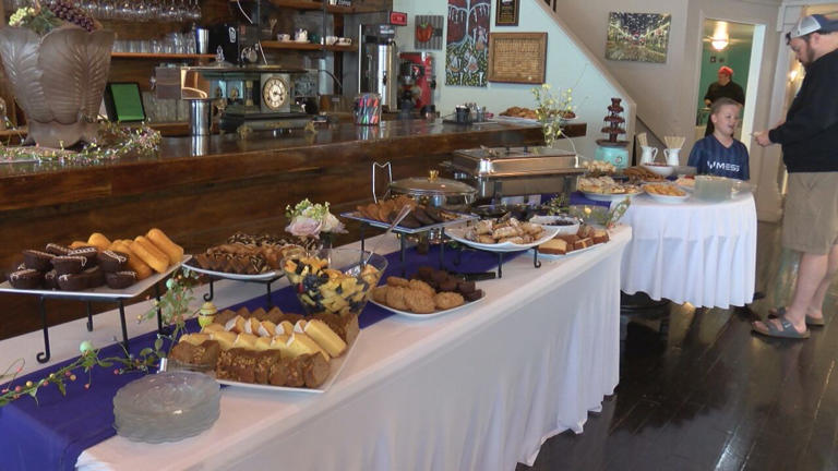 Families enjoy brunch at local restaurant for Easter Sunday