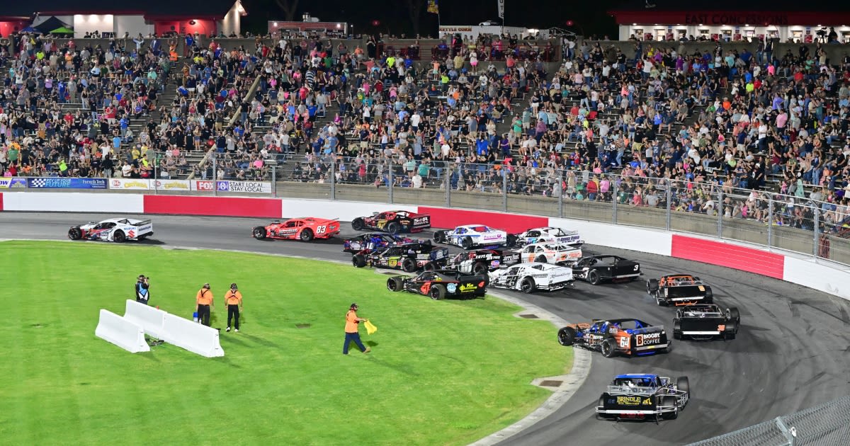 Bowman Gray Stadium Street Stock race ends in wild brawl, drivers ...