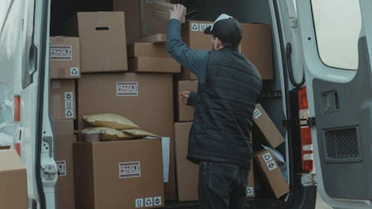 Amazon-chauffør redder kvinde fra vold i hjemmet efter diskret nødhjælp