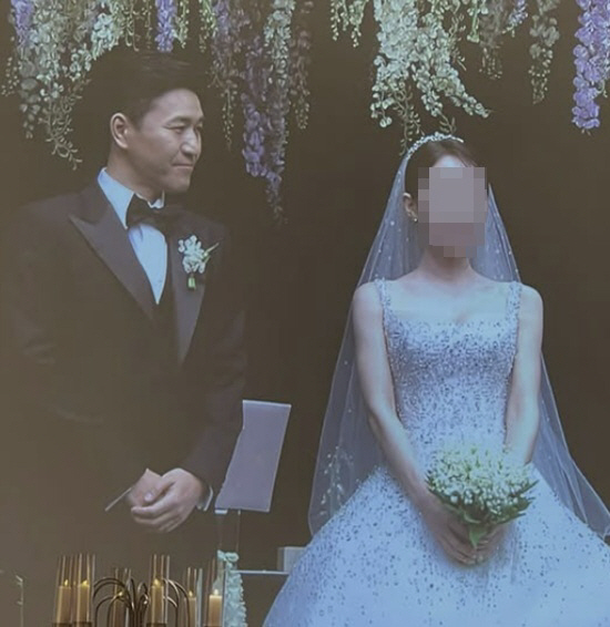 "김종민 신부 얼굴 왜 공개했나" 인순이, 역풍에 조용히 사진 삭제