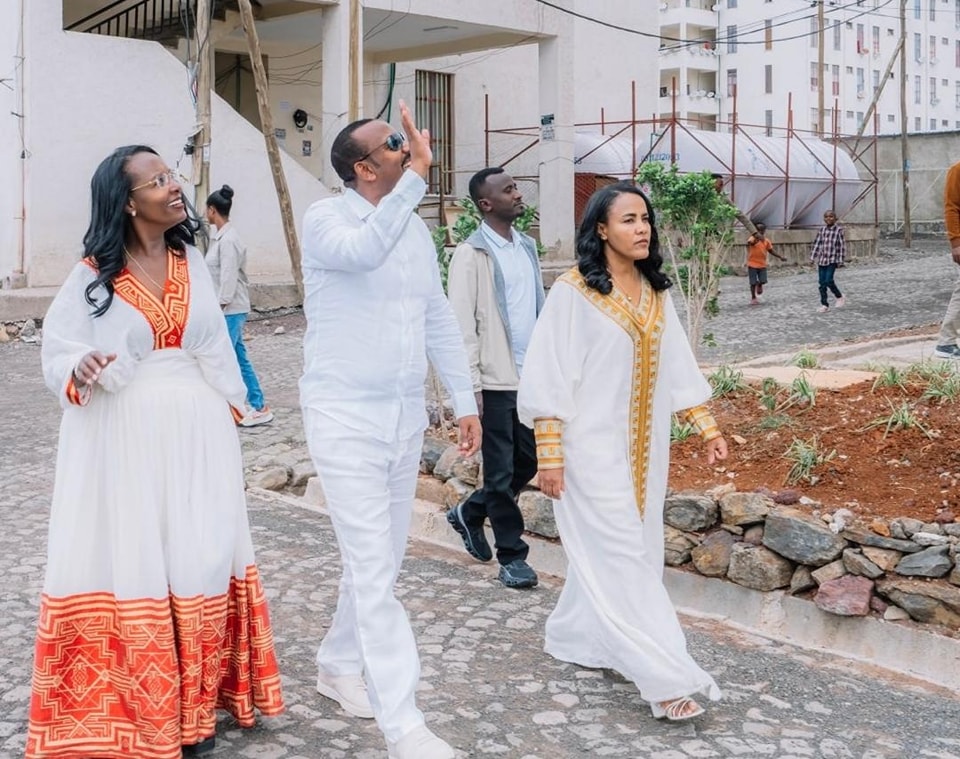 PM Abiy Spends Easter with Community Members Relocated to Gelan Gura from Kasanchis