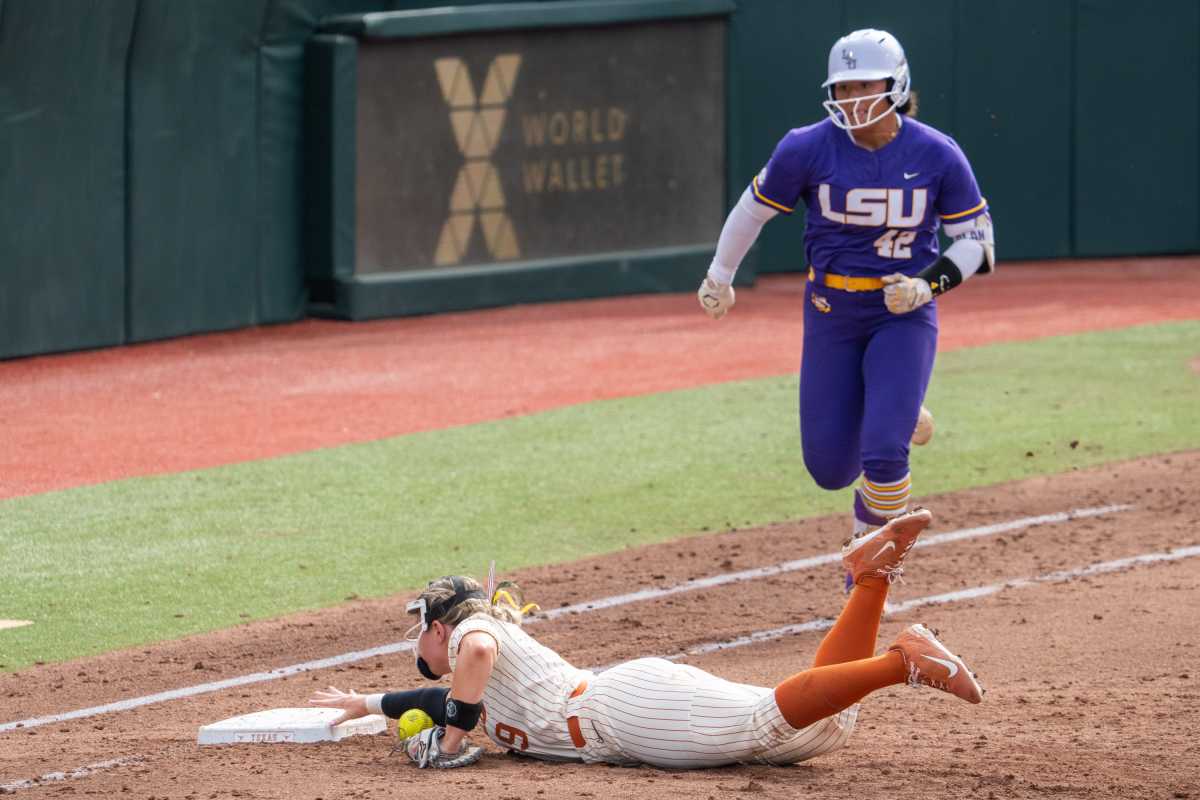 #9 LSU Softball Loses to Texas in Series Finale
