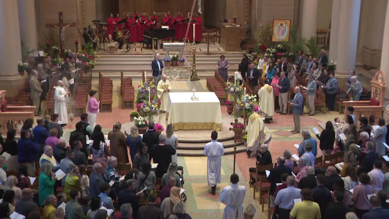 New Milwaukee archbishop celebrates 1st Easter