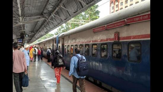 Cash on wheels: ATM facility planned on Deccan Queen Express