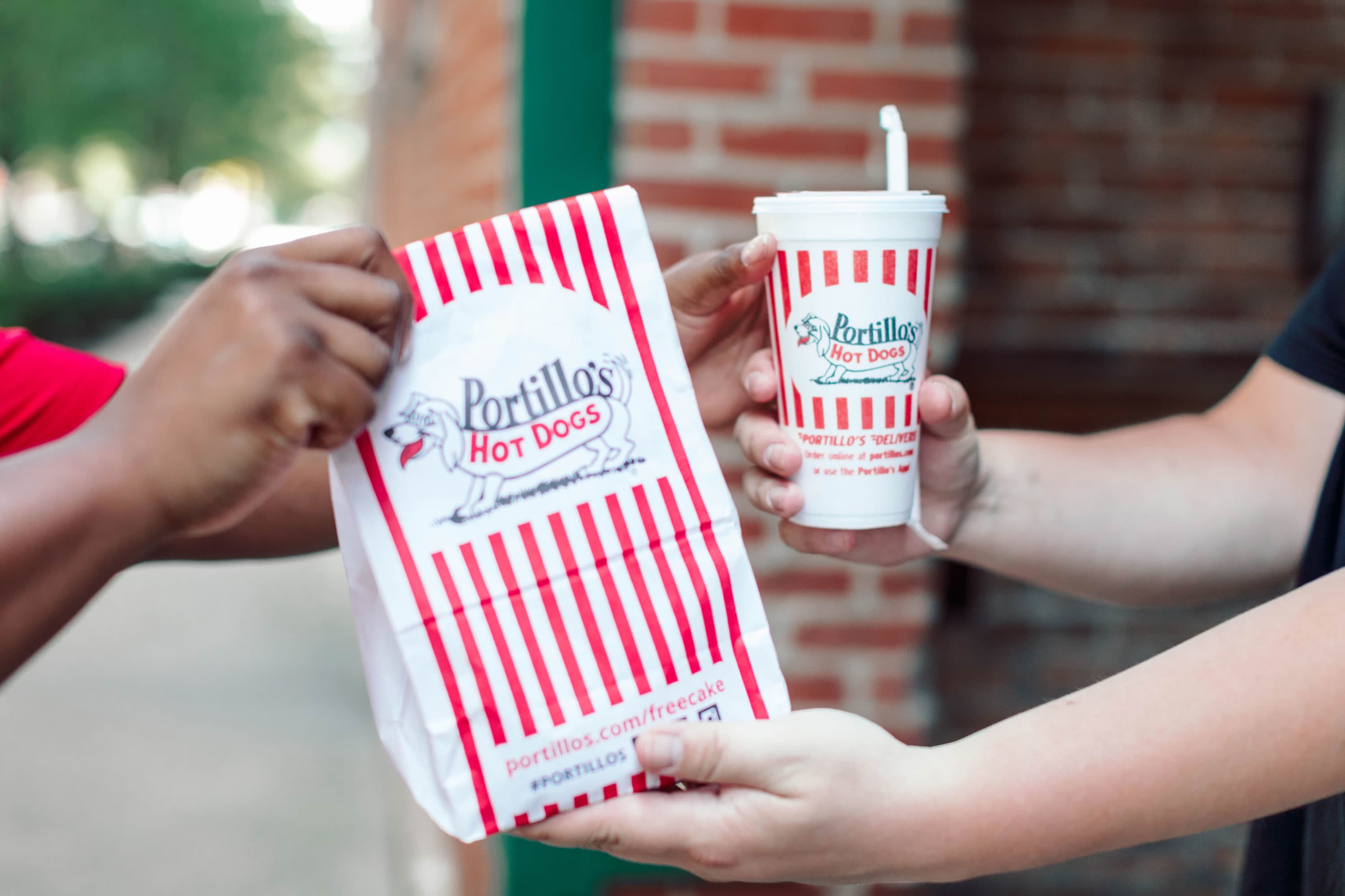 Donuts, sandwiches and more: What time is Portillos's new breakfast served?