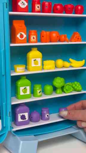 This Mini Fridge Sorting and Counting Play Set is fun and educational