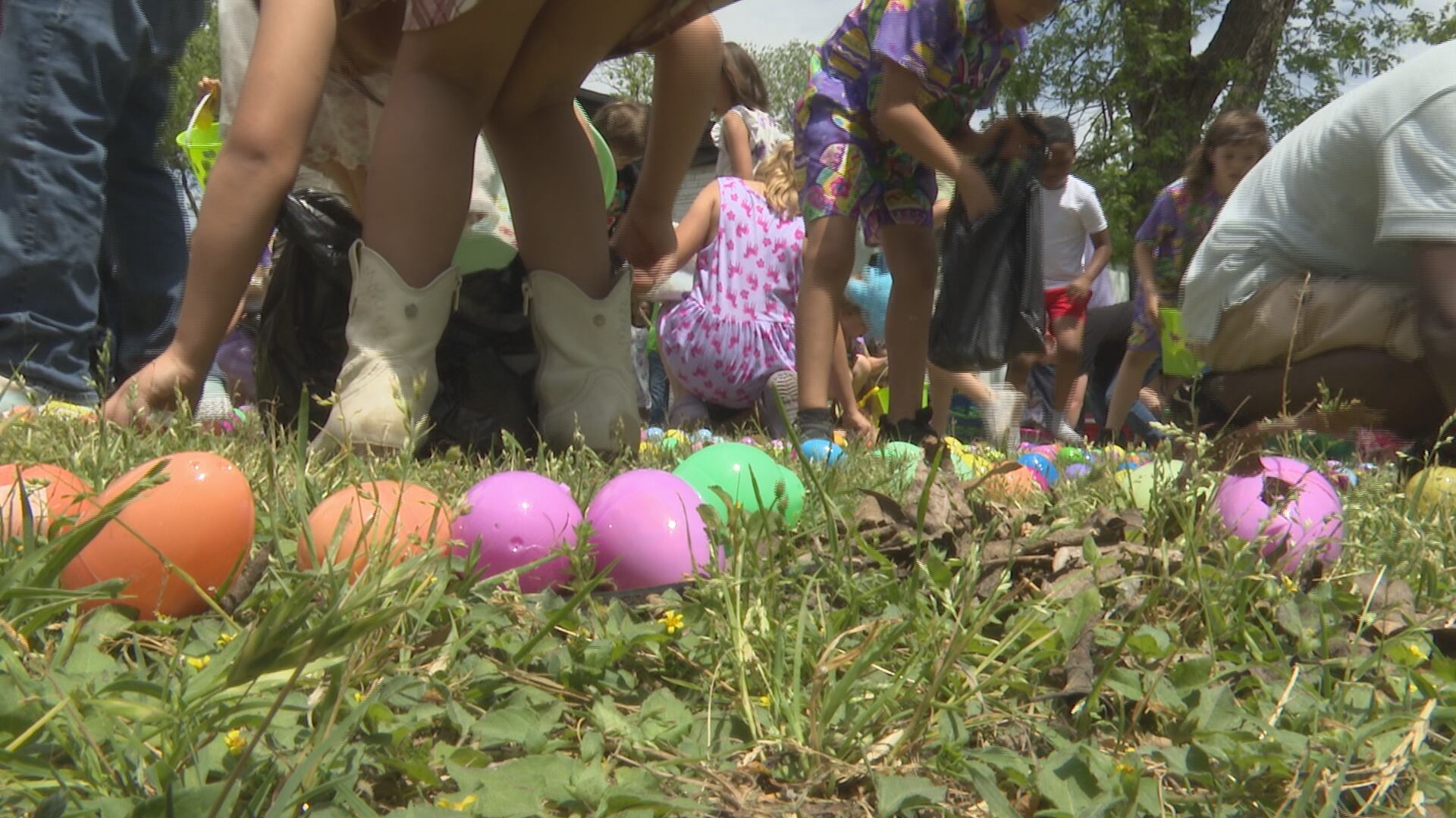 Families gather for Easter celebration in Bridge Church tradition to ...