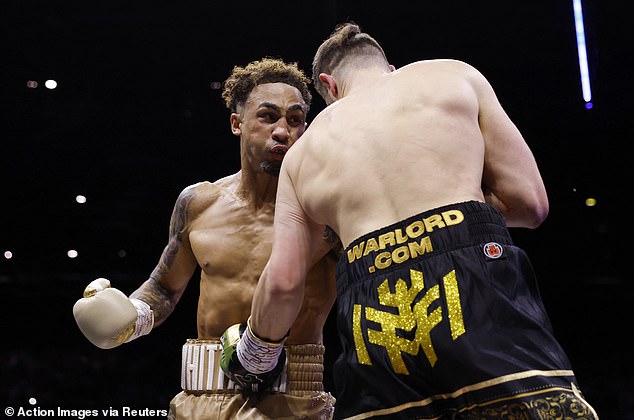 Ben Whittaker STOPS Liam Cameron in second round in Birmingham after ...