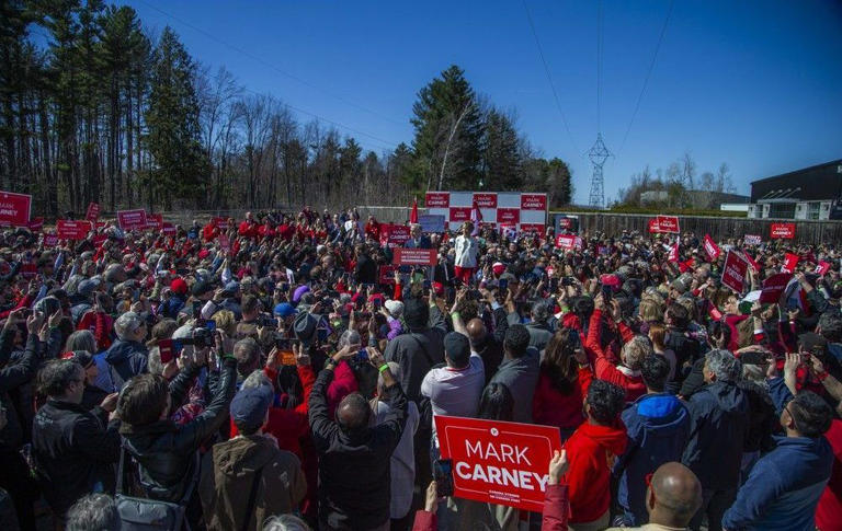 Thousands come out to hear Mark Carney speak at rally in Nepean