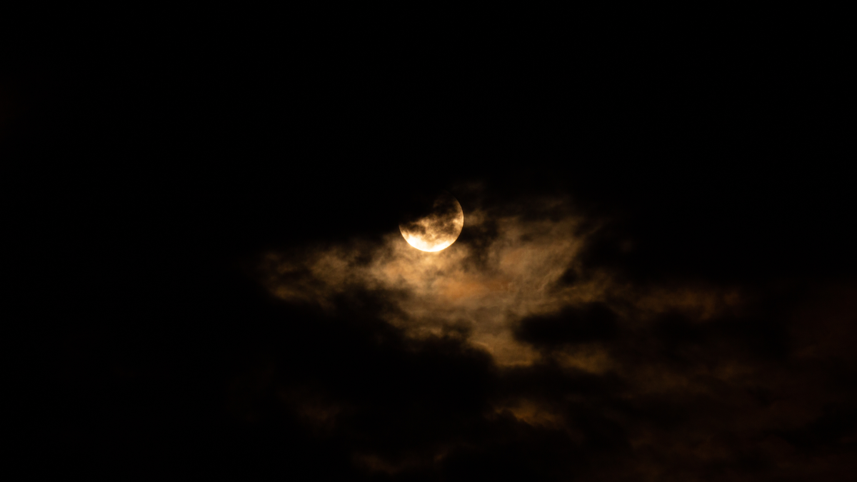 Nouvelle Lune du 27 avril : un nouveau départ amoureux pour ces signes